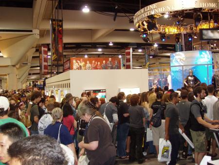 Nazgirls · Comic Con 2004: The Sights (20/32)